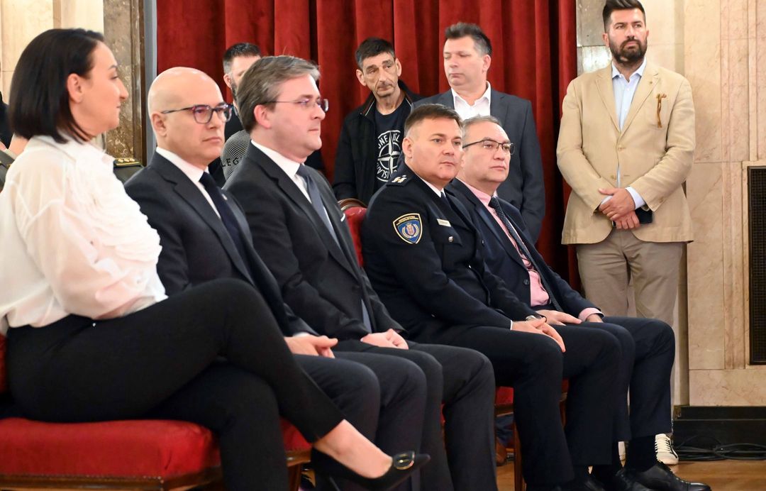 45 vatrogasaca i pas Zigi, dobitnici plakete za najplemenitiji ...